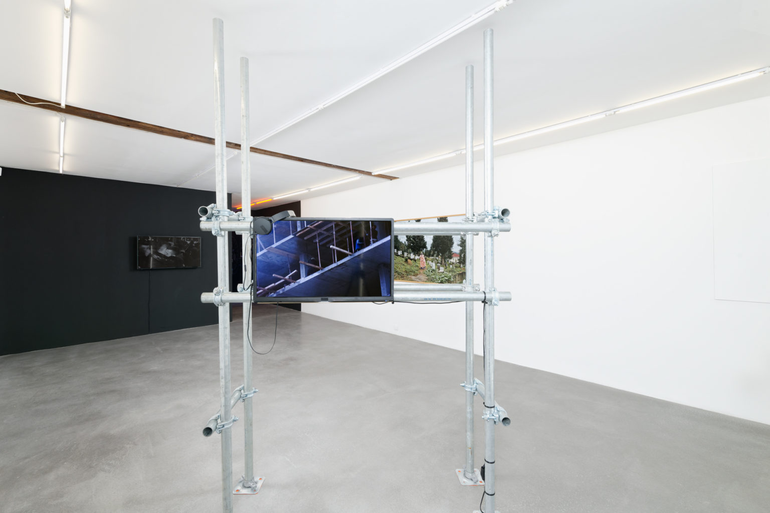 Not fully human, not human at all | Zérodeux / 02